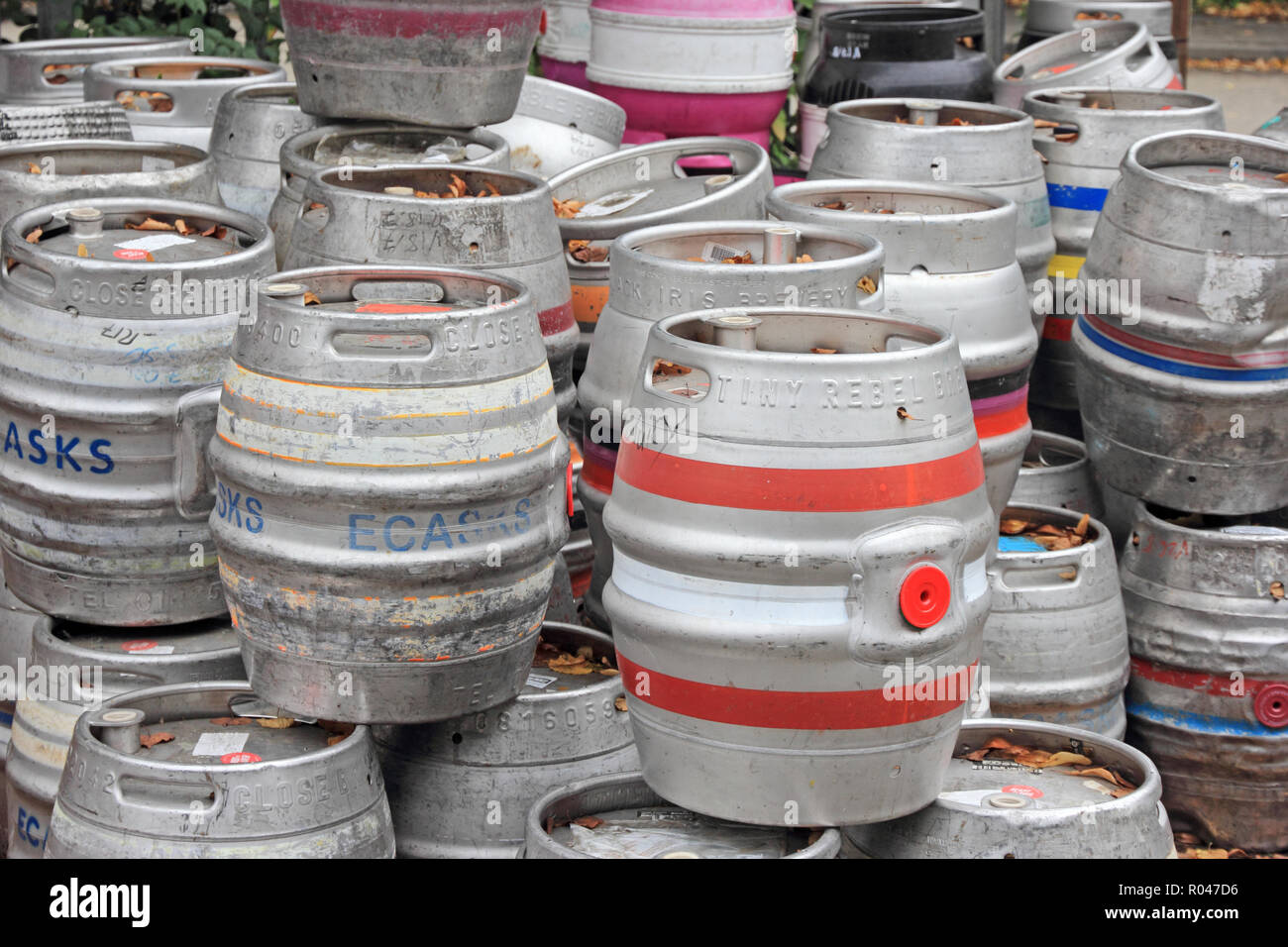 Empty beer kegs hi-res stock photography and images - Alamy