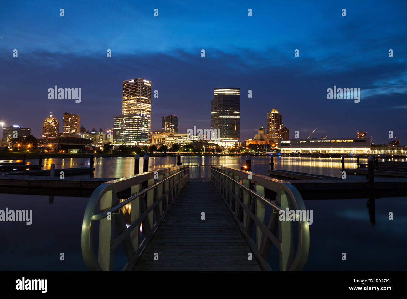 Milwaukee sunrise hi-res stock photography and images - Alamy