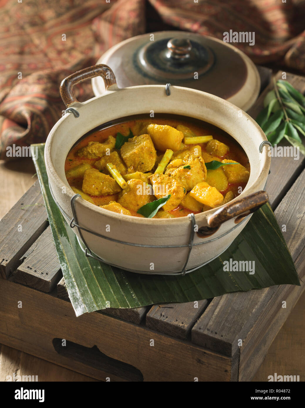 Kari leaf hi-res stock photography and images - Alamy