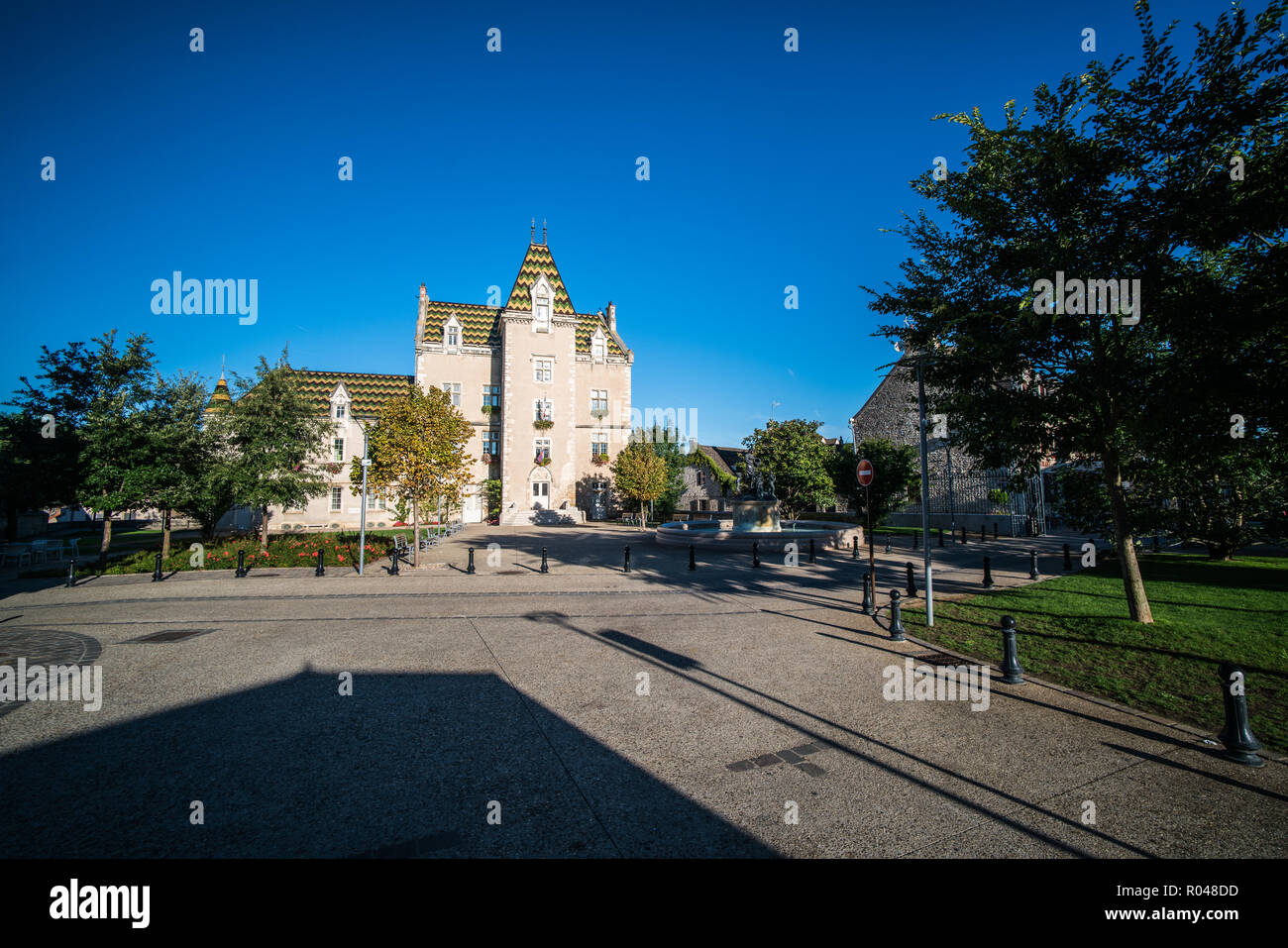 Chateau de meursault bourgogne hi-res stock photography and images - Alamy