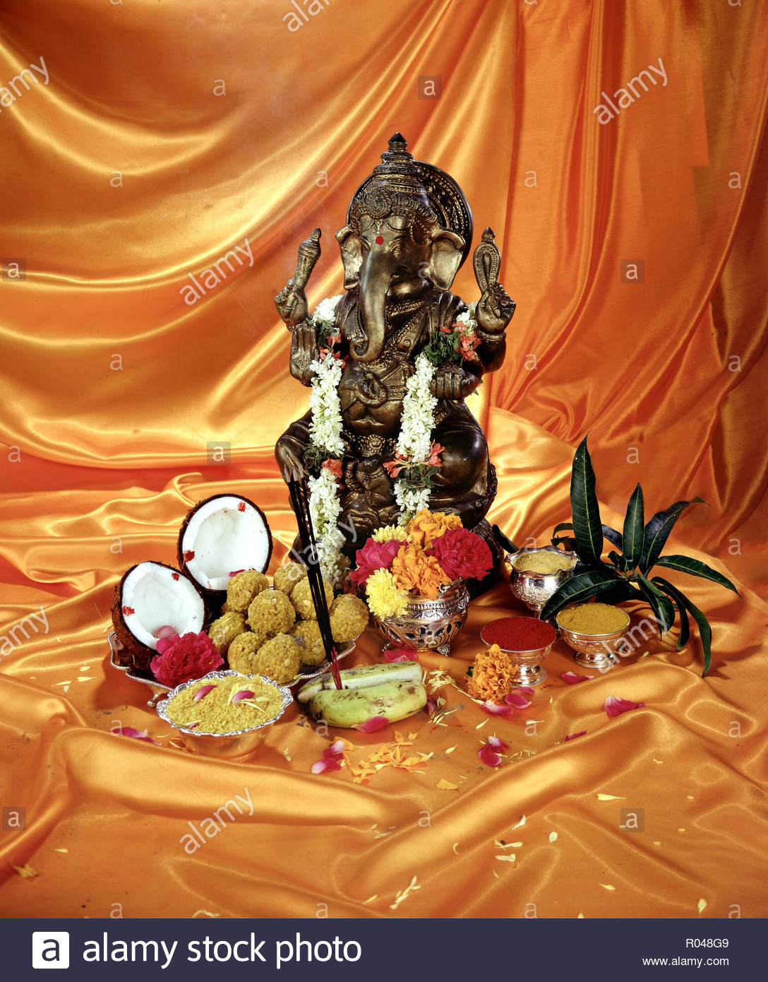 Prayer Pooja Stock Photos & Prayer Pooja Stock Images - Alamy
