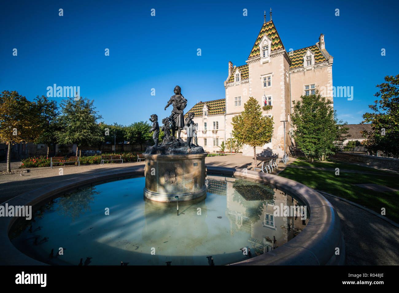 Chateau de meursault bourgogne hi-res stock photography and images - Alamy