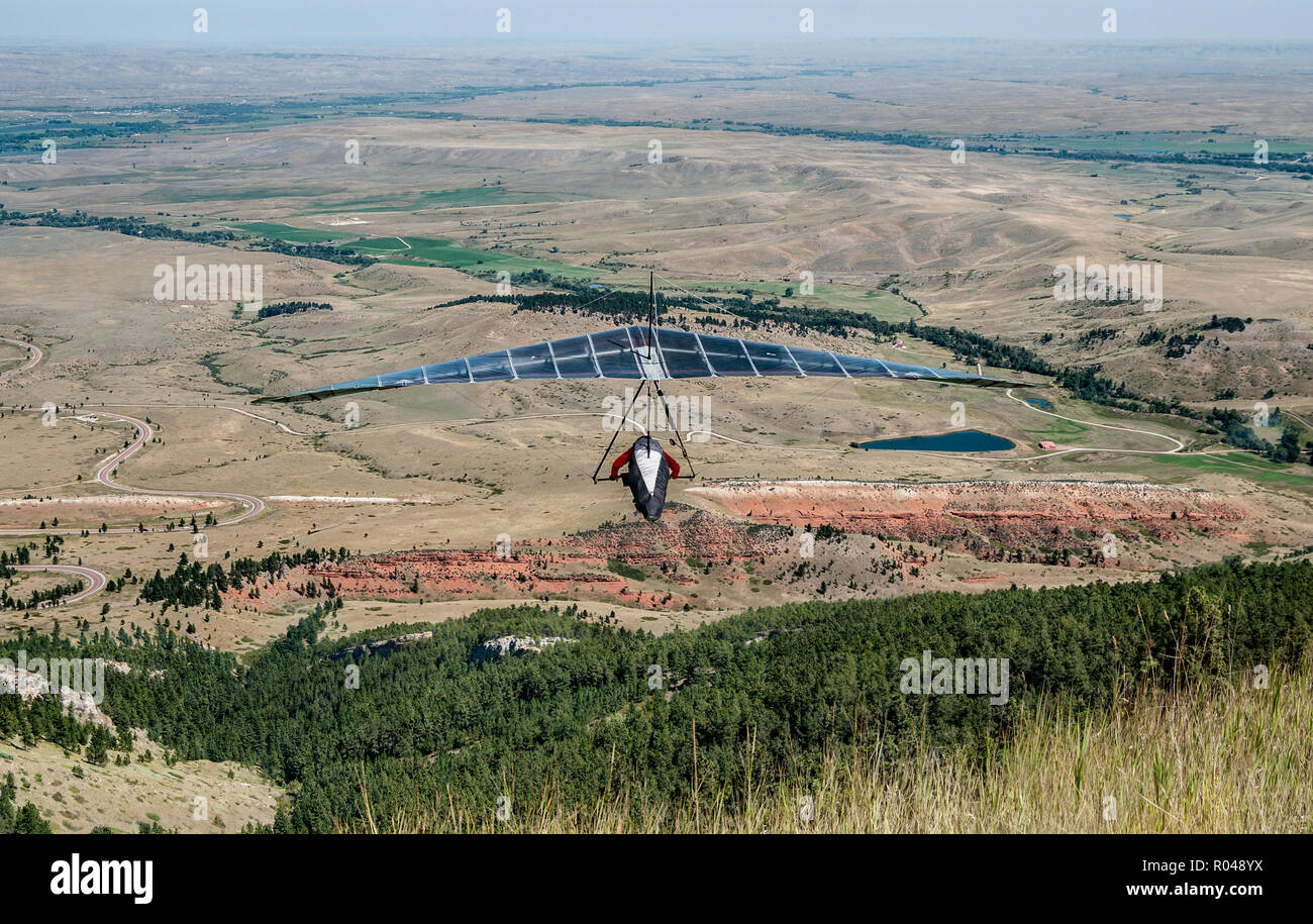 Hang gliding from a cliff hi-res stock photography and images - Alamy