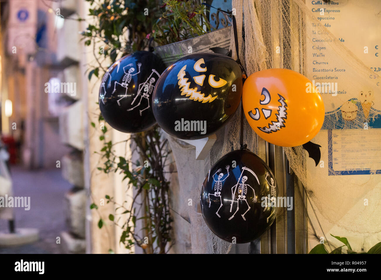 Roma, Italy. 31st Oct, 2018. Halloween at Campo dè Fiori square, Rome ...
