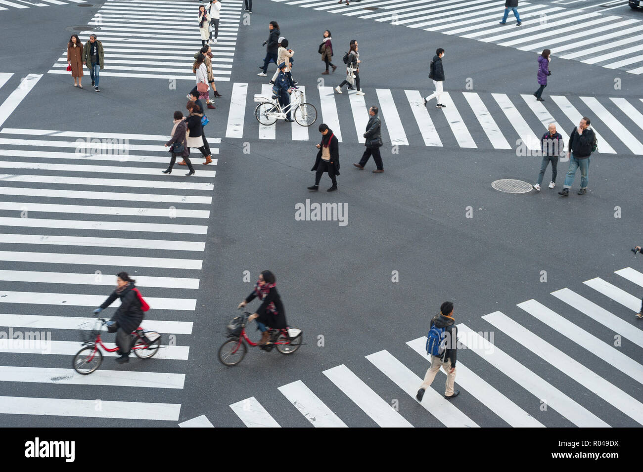Tokyo, Japan, pedestrian crossing in Ginza Stock Photo - Alamy