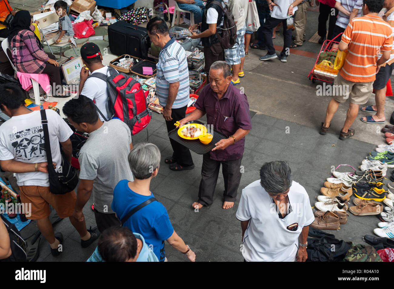 Republic of Singapore, flea market in Chinatown Stock Photo - Alamy
