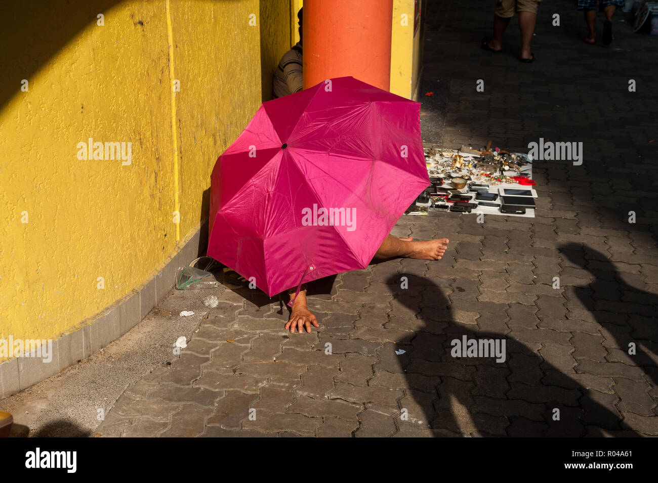 Republic of Singapore, flea market in Chinatown Stock Photo - Alamy