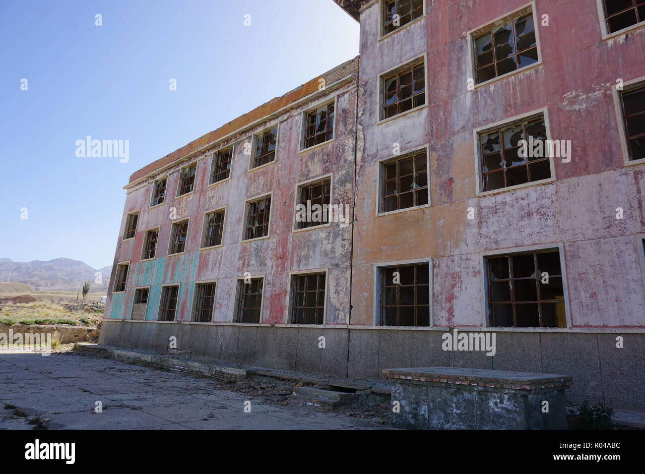Abandoned house with boarded up windows and doors Stock Photo - Alamy