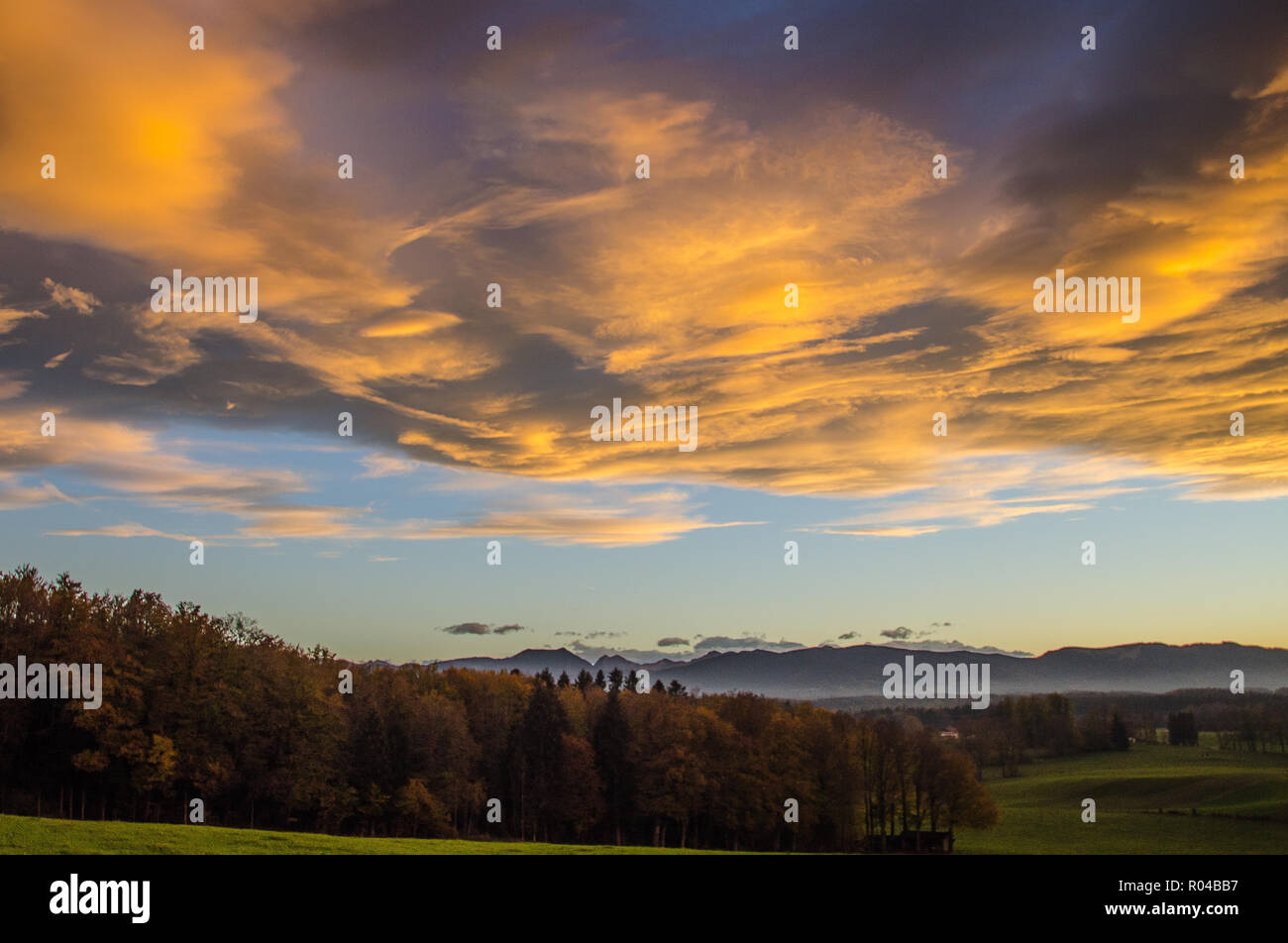 Mountain range of the bavarian alps hi-res stock photography and images ...