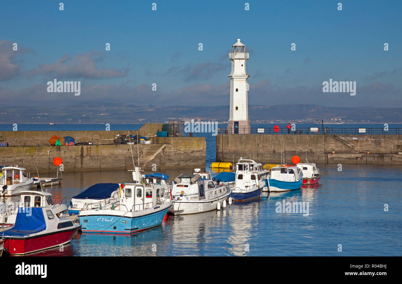 Lighthouse at Newhaven Harbour, Edinburgh, Scotland, UK Stock Photo - Alamy