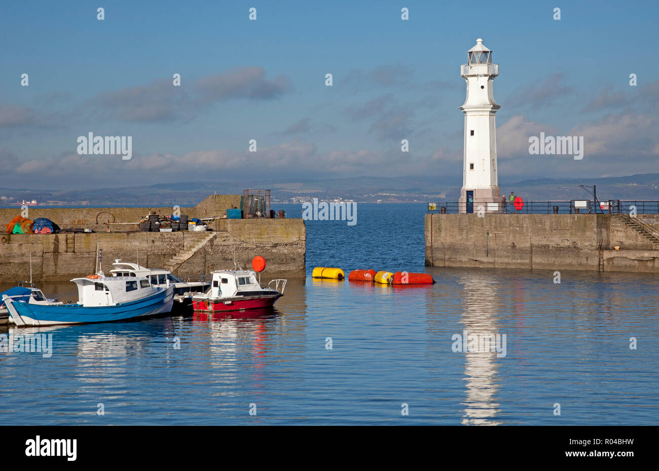 Lighthouse at Newhaven Harbour, Edinburgh, Scotland, UK Stock Photo - Alamy