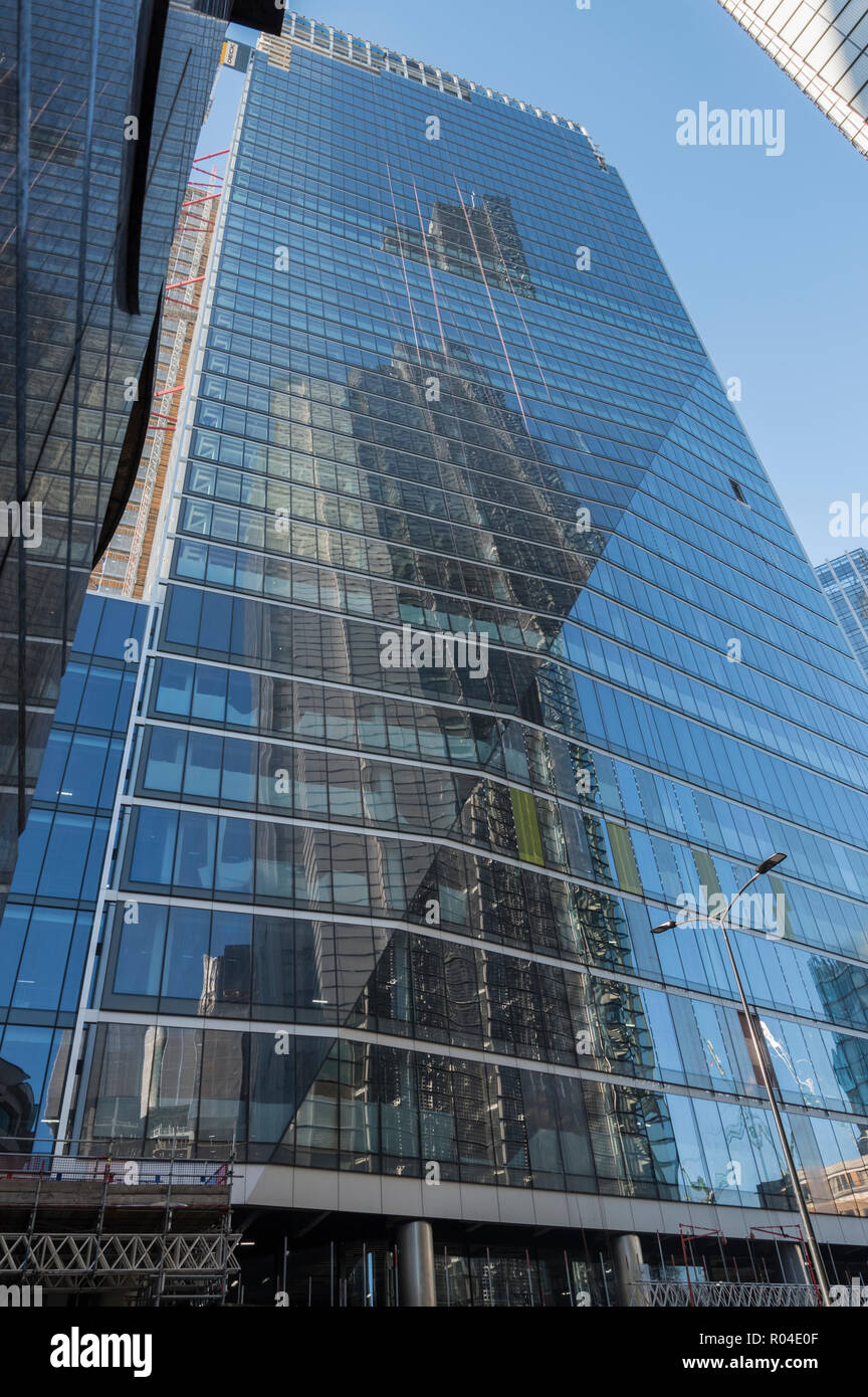 London city building modern angles hi-res stock photography and images ...