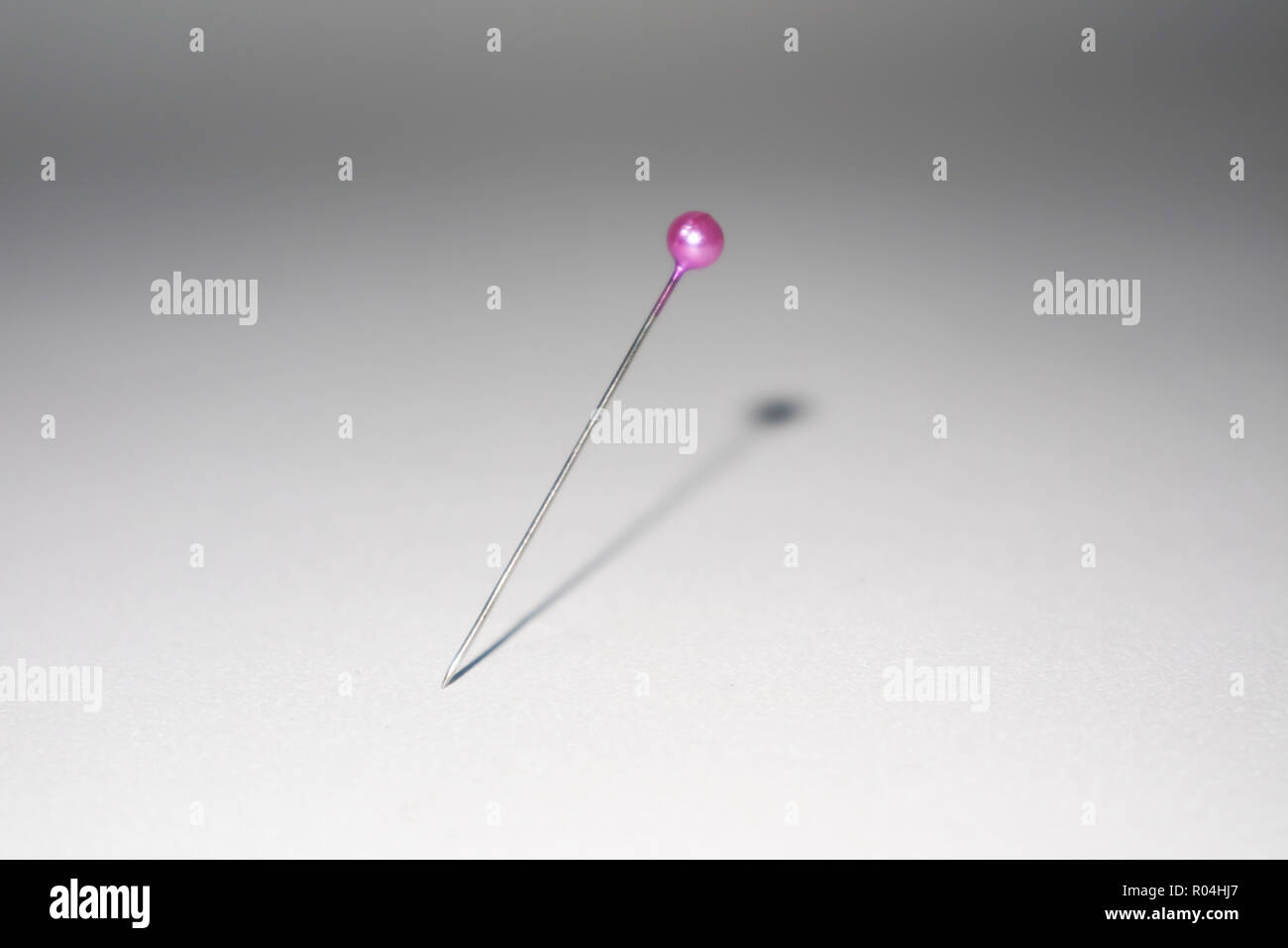 Round map pin hi-res stock photography and images - Alamy