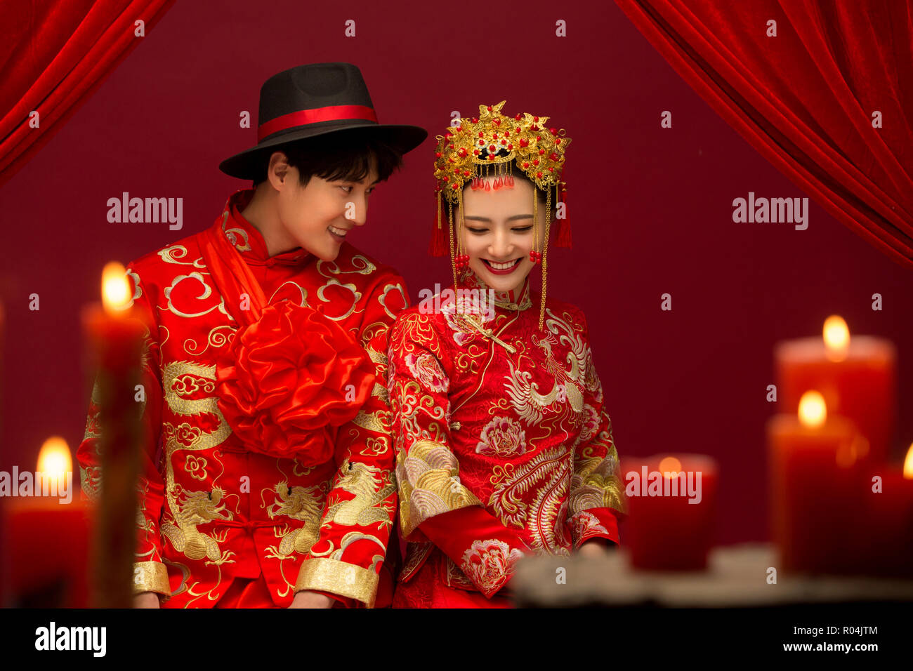 Chinese wedding bed hi-res stock photography and images - Alamy