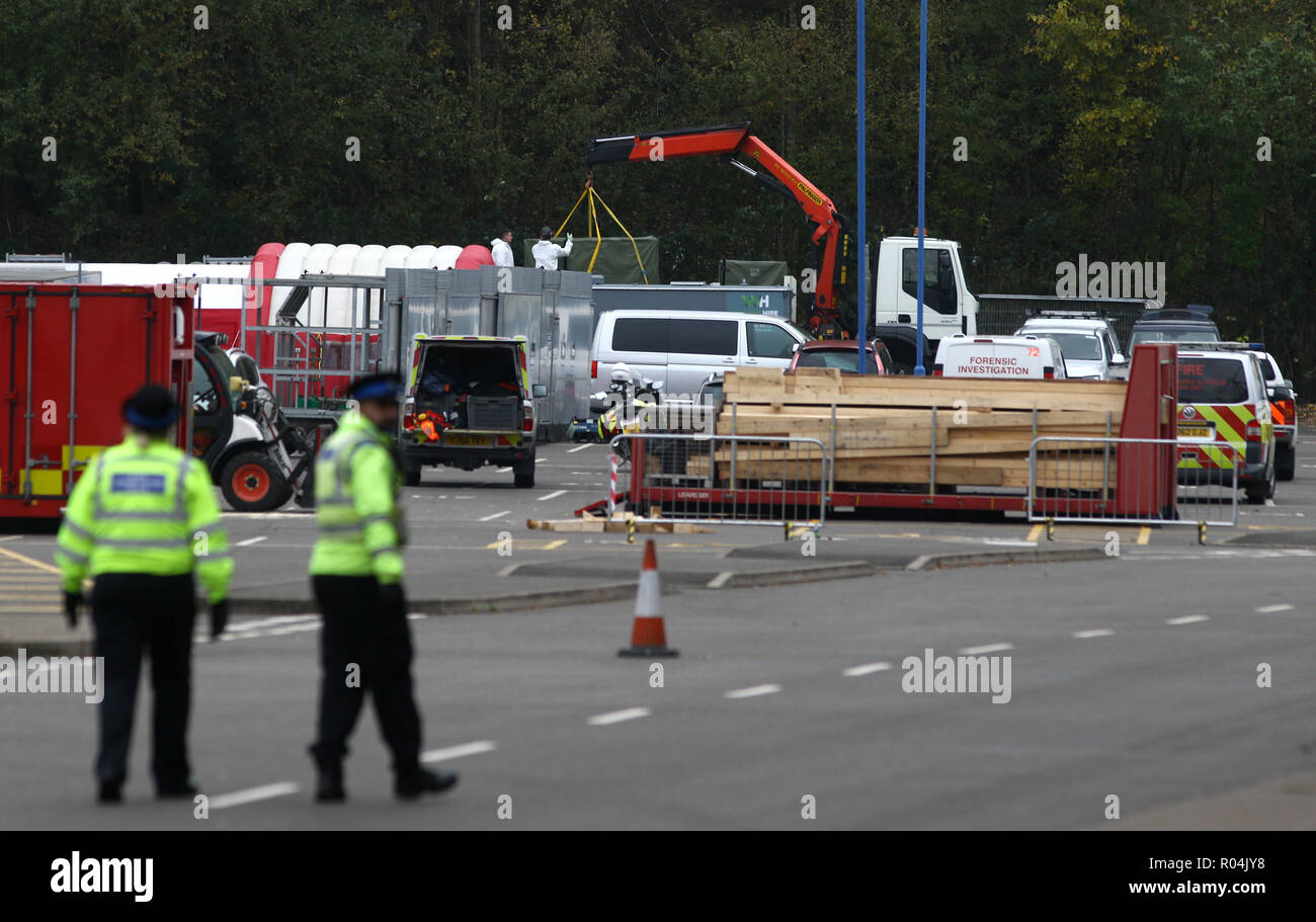 Forensic investigators working hi-res stock photography and images - Alamy