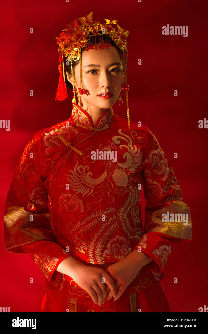 Beautiful bride costume Stock Photo - Alamy