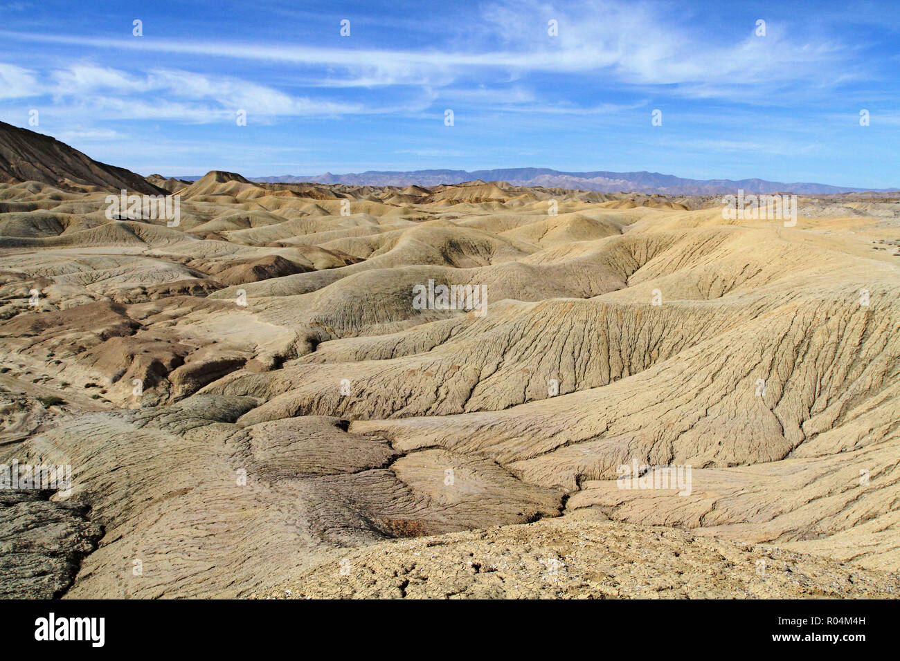 Hilly desert hi-res stock photography and images - Alamy