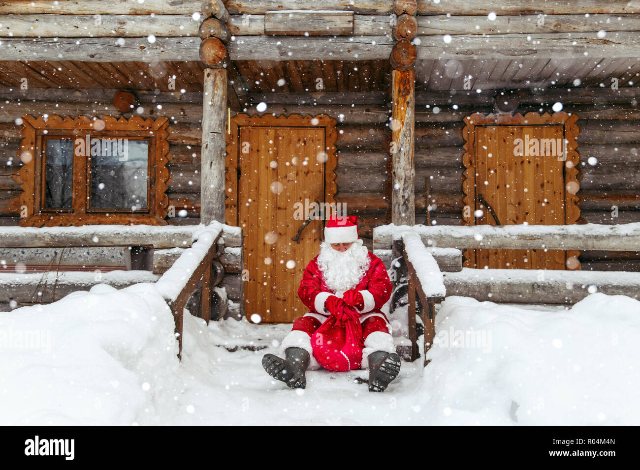 The daily life of Santa Claus. Home of Santa Claus at the North Pole ...