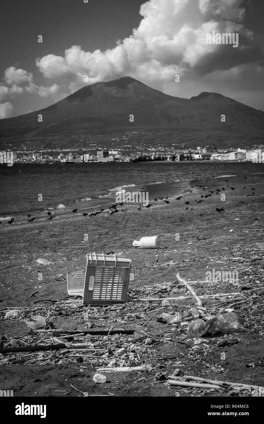 Wildlife plastic Black and White Stock Photos & Images - Alamy