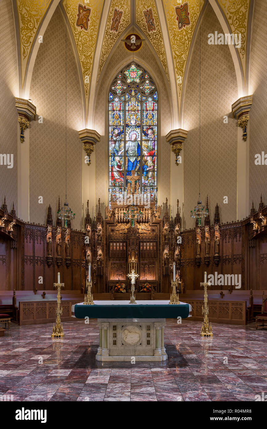 Altar and sanctuary inside the Cathedral of the Immaculate Conception ...