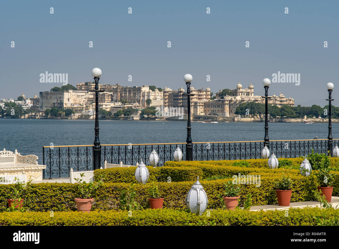 City Palace from Jag Mandir Island, Udaipur, Rajasthan, India Stock ...