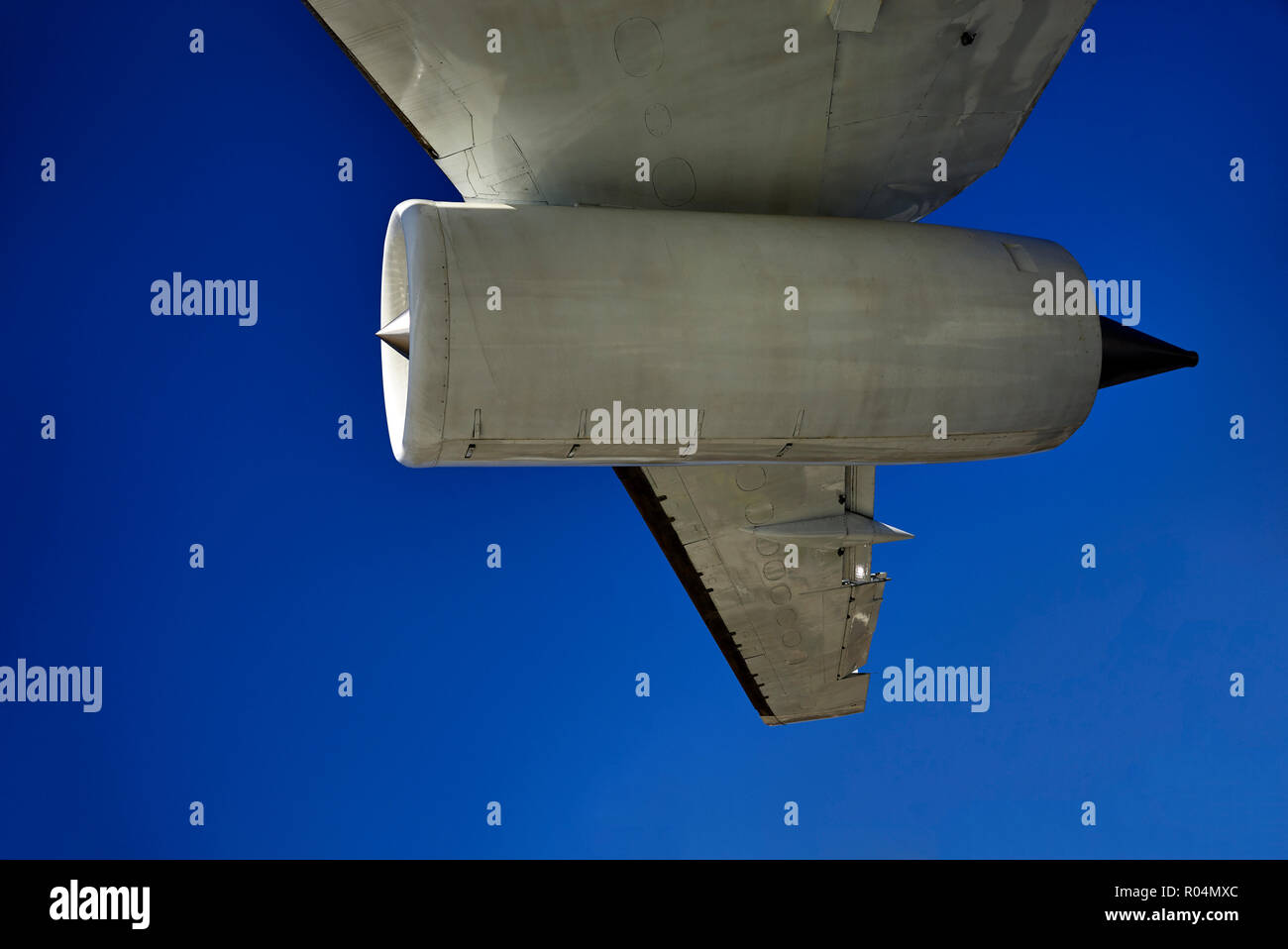 Airplane wing engine hi-res stock photography and images - Alamy