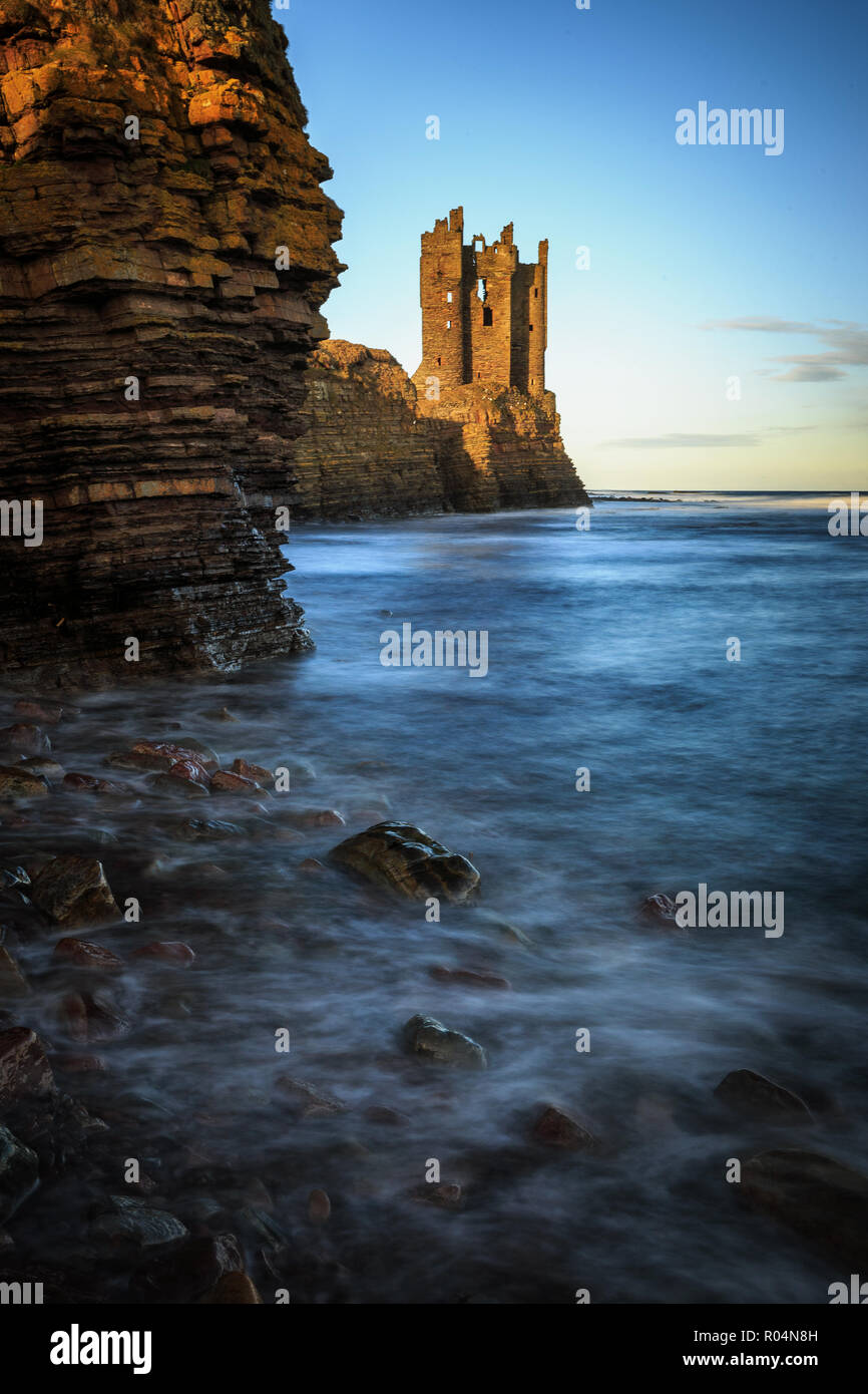Old Keiss Castle ruins by the coast of North Sea, nerthern parts of ...