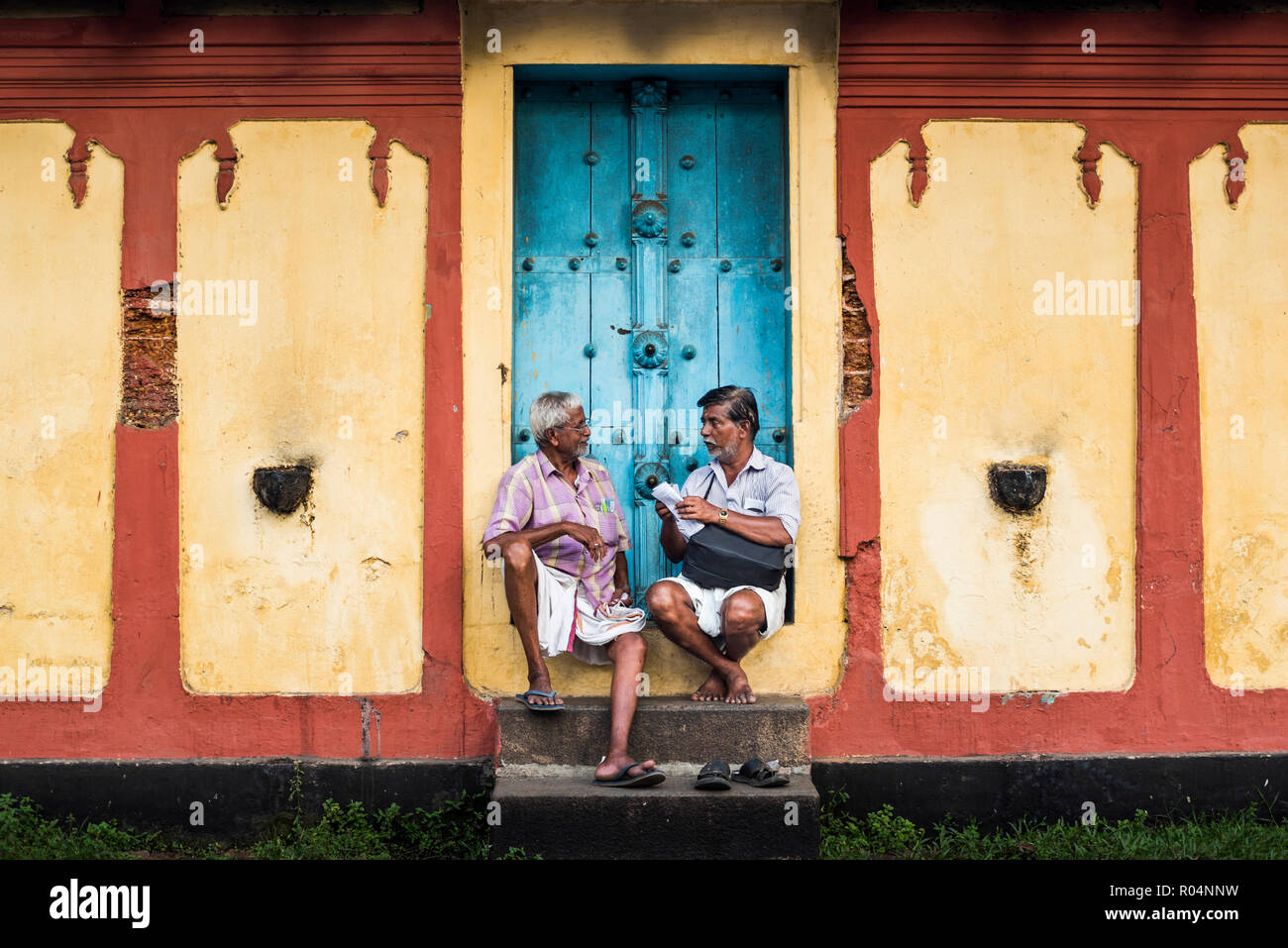 Indian street scene outside a temple, Fort Kochi (Cochin), Kerala ...