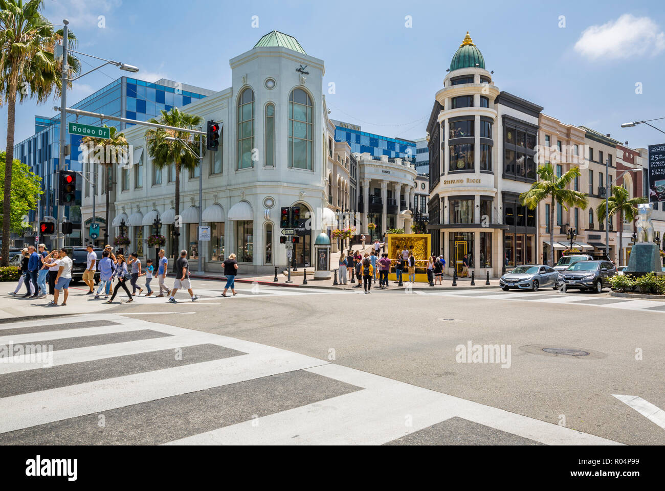 View of shops on Rodeo Drive, Beverly Hills, Los Angeles, California ...