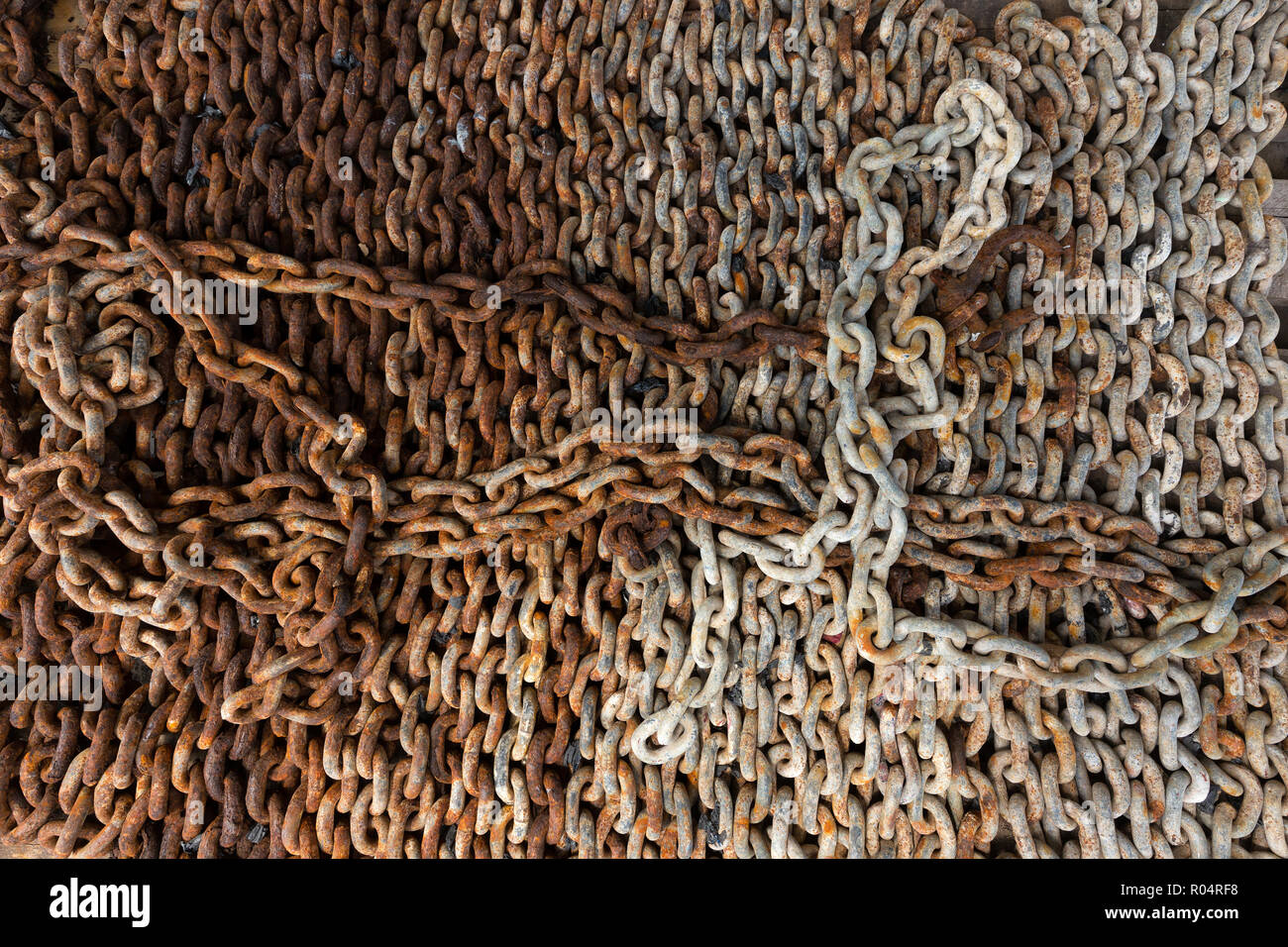 Bunch of rusted chains hi-res stock photography and images - Alamy