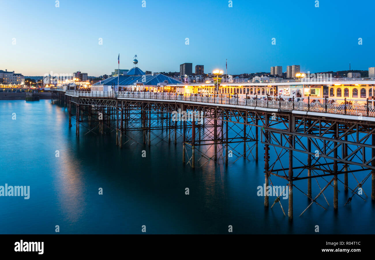Brighton palace pier night hi-res stock photography and images - Alamy