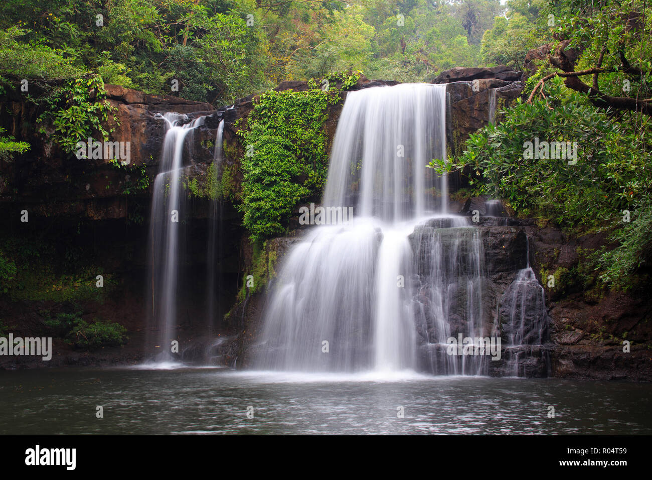 Khlong chao waterfall hi-res stock photography and images - Alamy