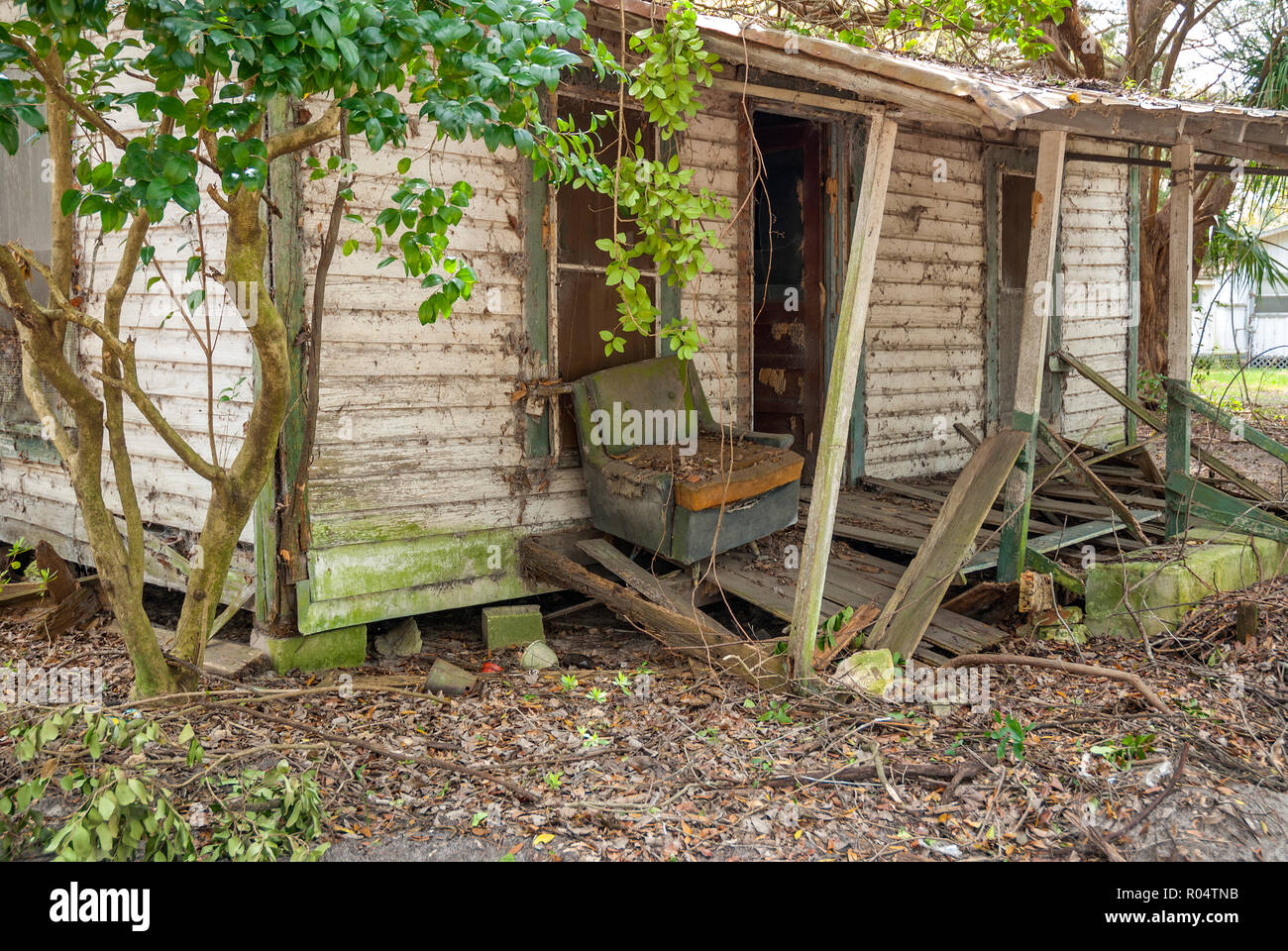Abandoned run down house florida hi-res stock photography and images ...