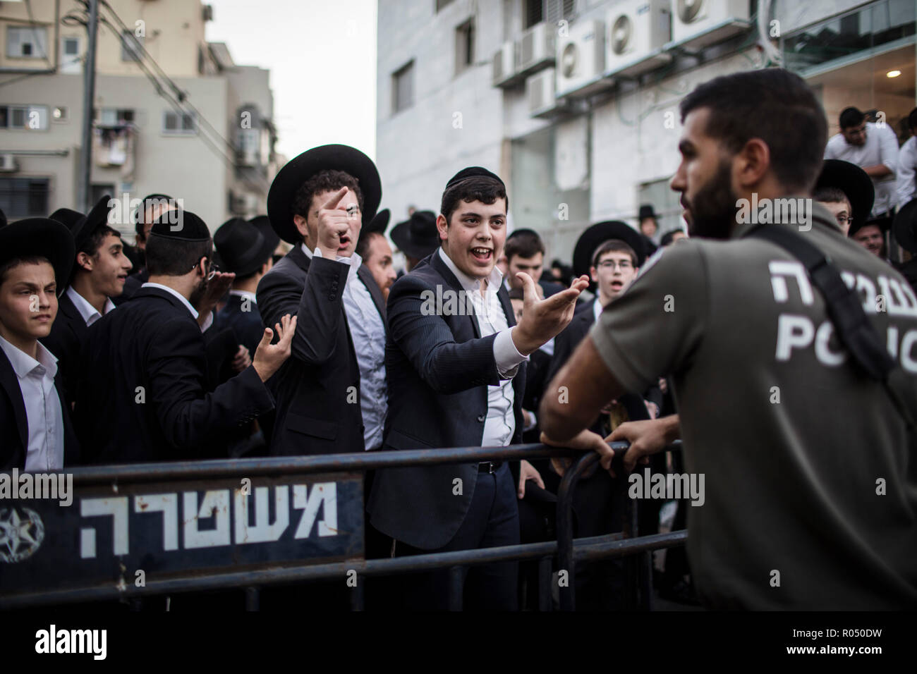 Conscription israeli defence forces hi-res stock photography and images ...