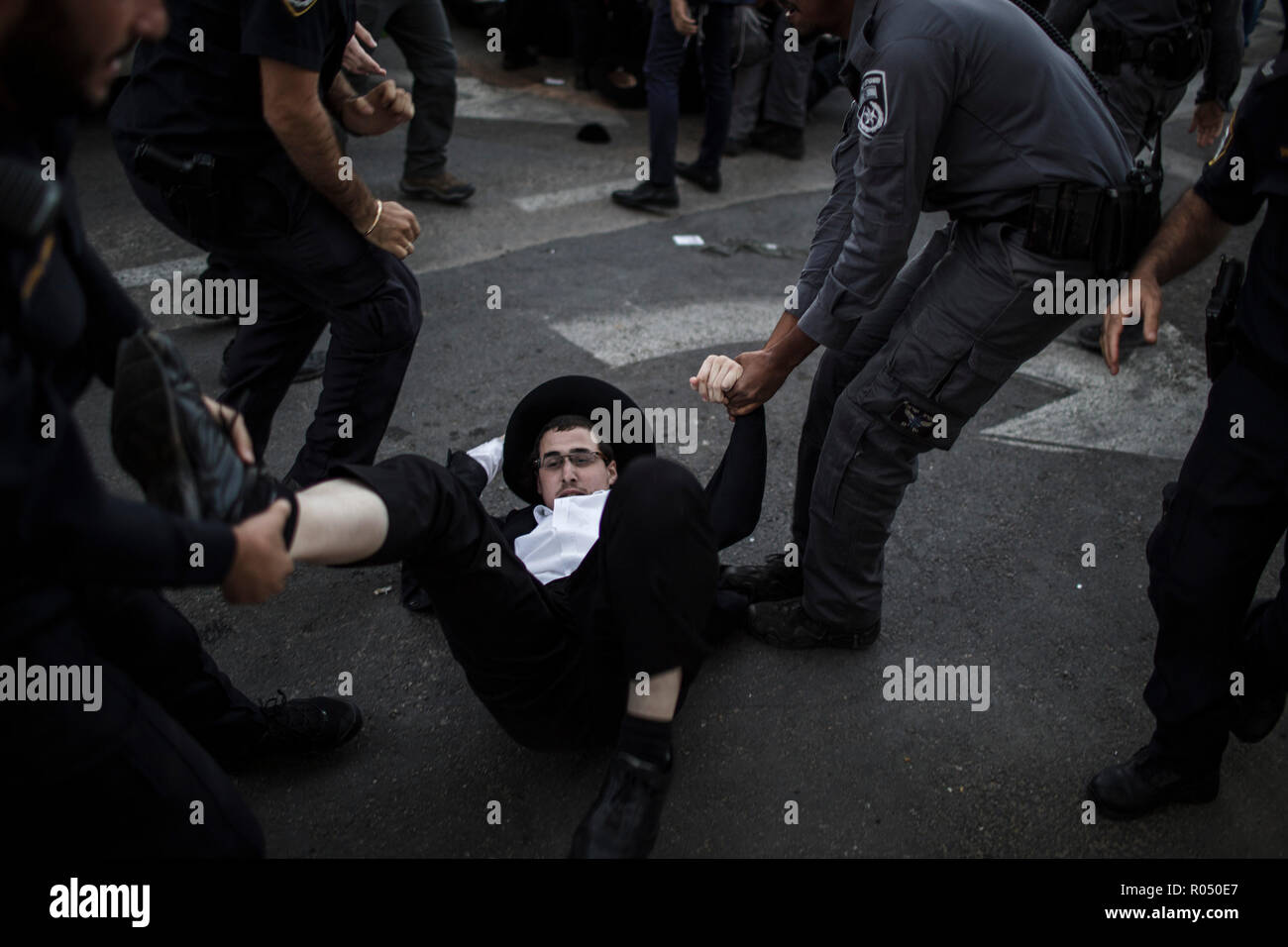 Conscription israeli defence forces hi-res stock photography and images ...