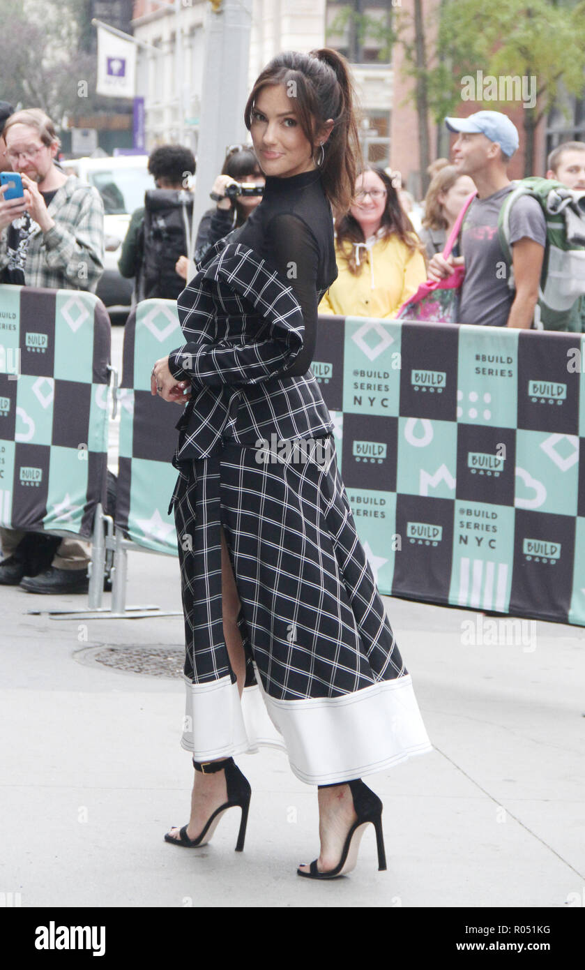 November 01, 2018 Minka Kelly at Build Series to talk about new DC ...
