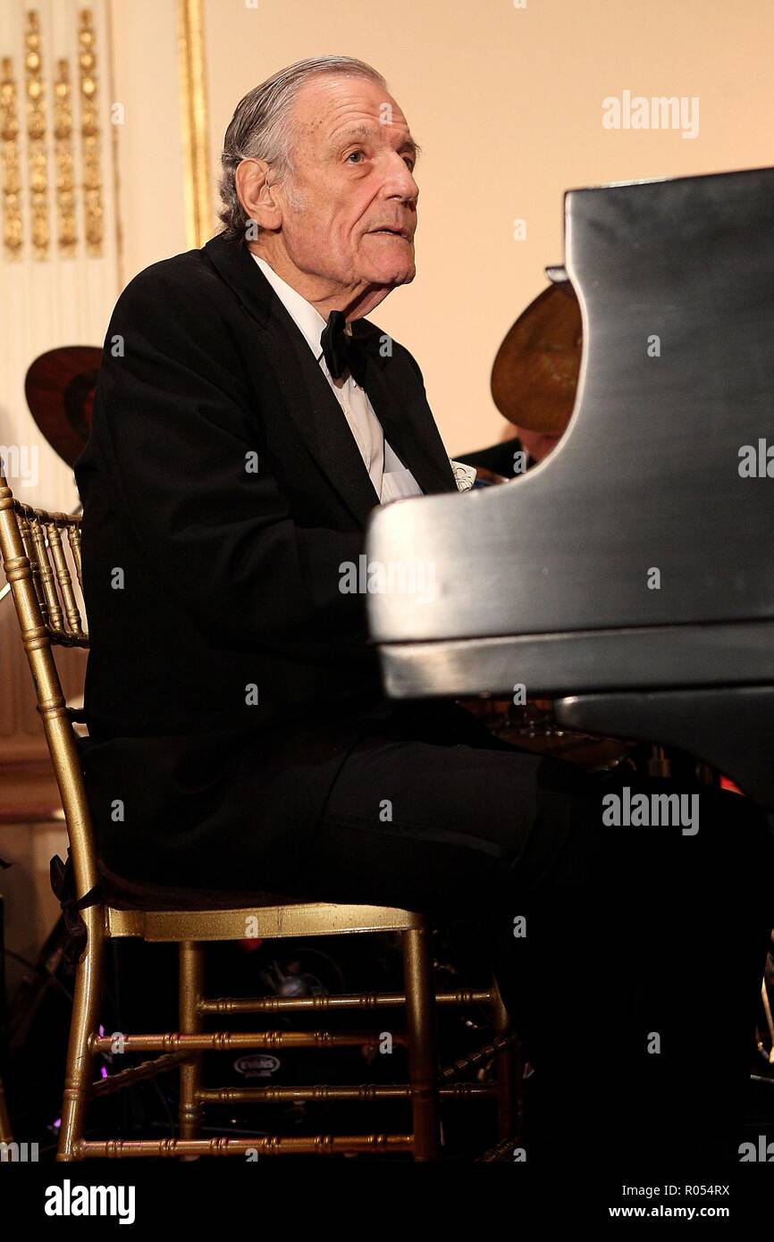 Duchin hi-res stock photography and images - Alamy