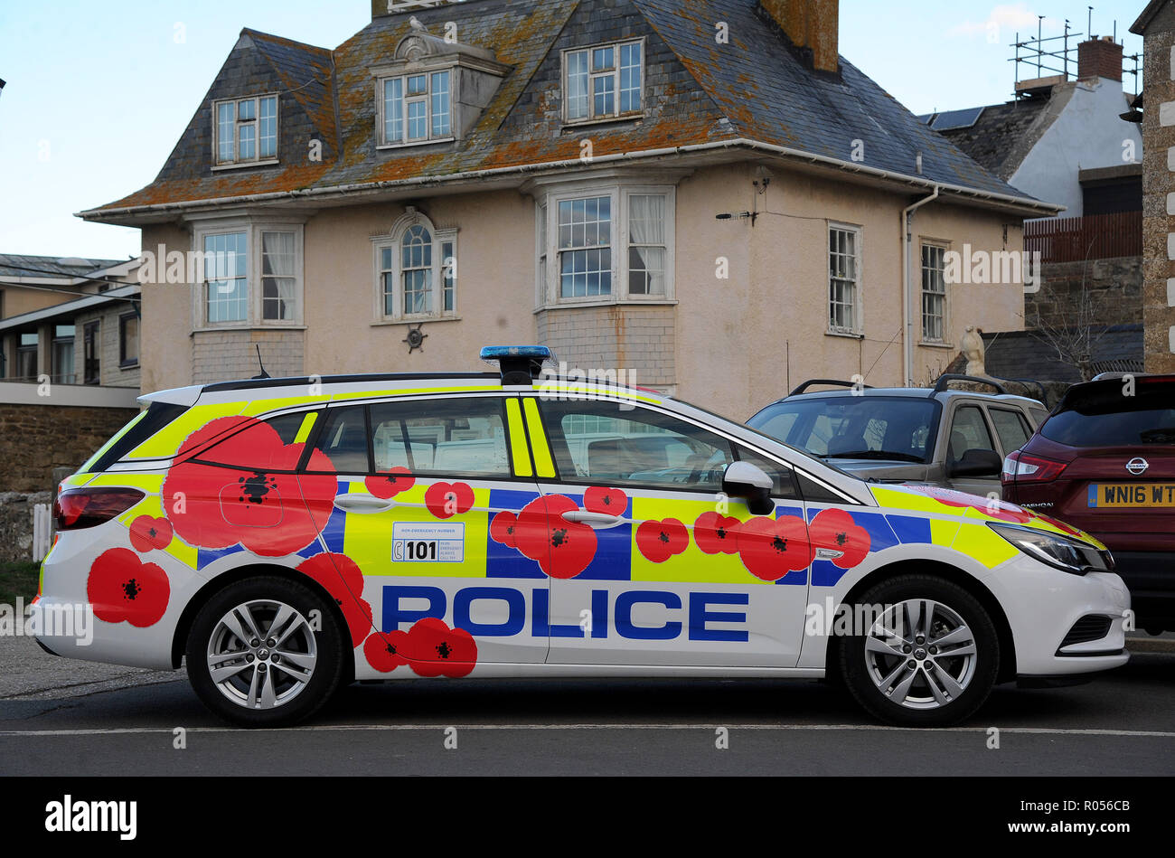 Poppy decorated police car hi-res stock photography and images - Alamy