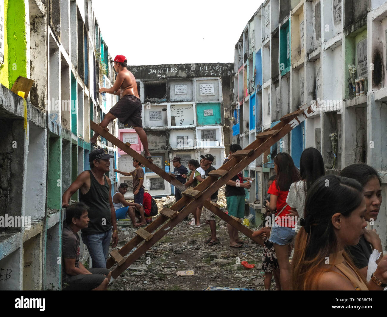 Navotas Cemetery High Resolution Stock Photography and Images - Alamy