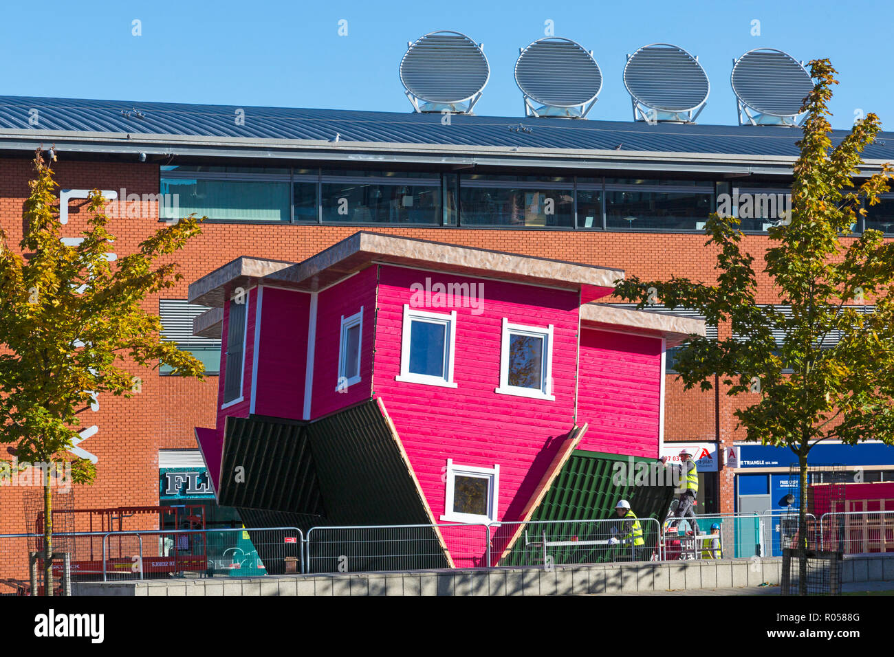 Pink high viz hi-res stock photography and images - Alamy