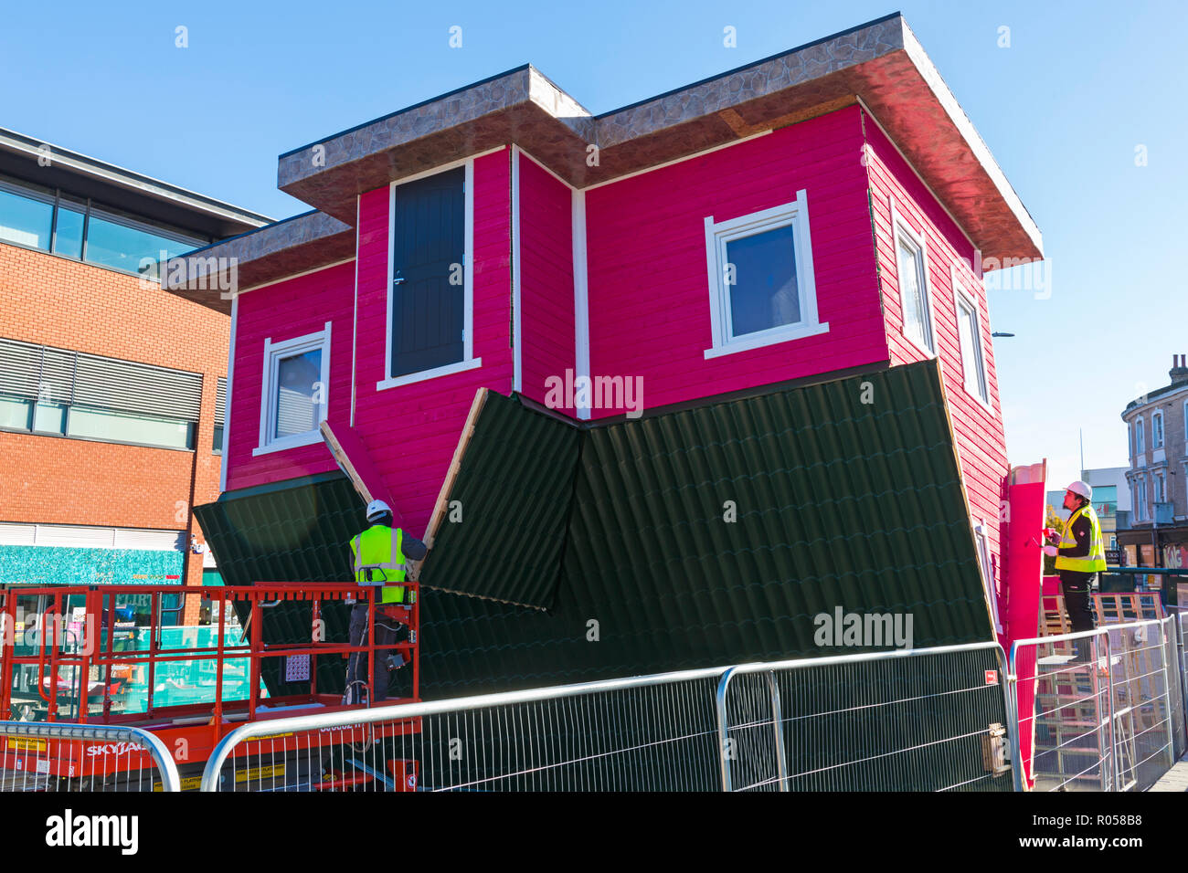Bournemouth, Dorset, UK. 2nd Nov, 2018. The first upside down house ...