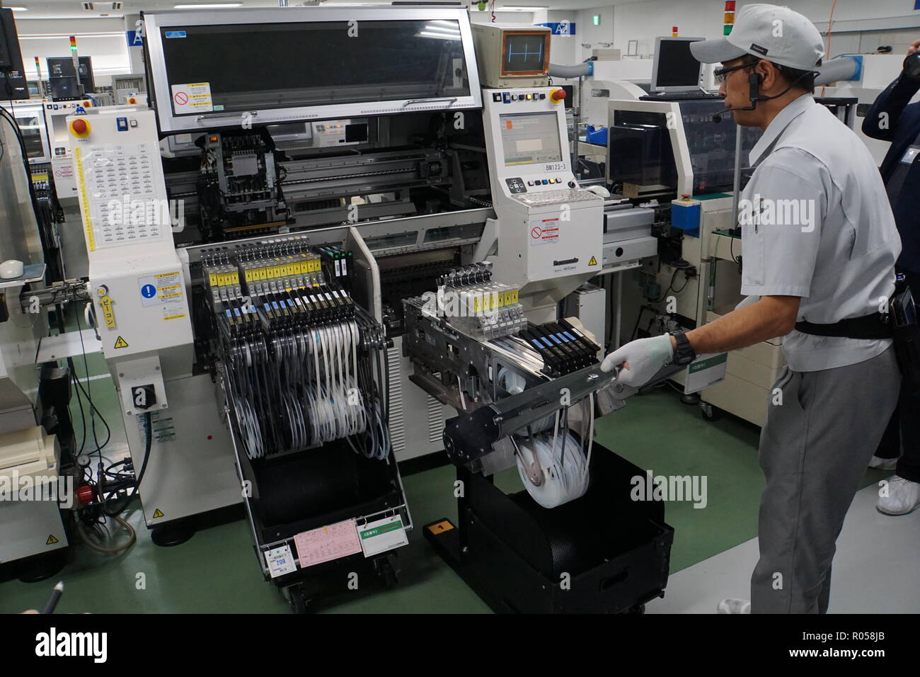 Fukuoka, Japan. 01st Nov, 2018. Employees of the Japanese electronics ...