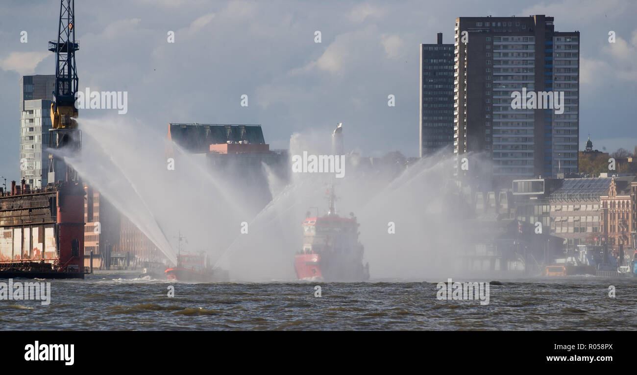 Fire fighting ship water spray hi-res stock photography and images - Alamy
