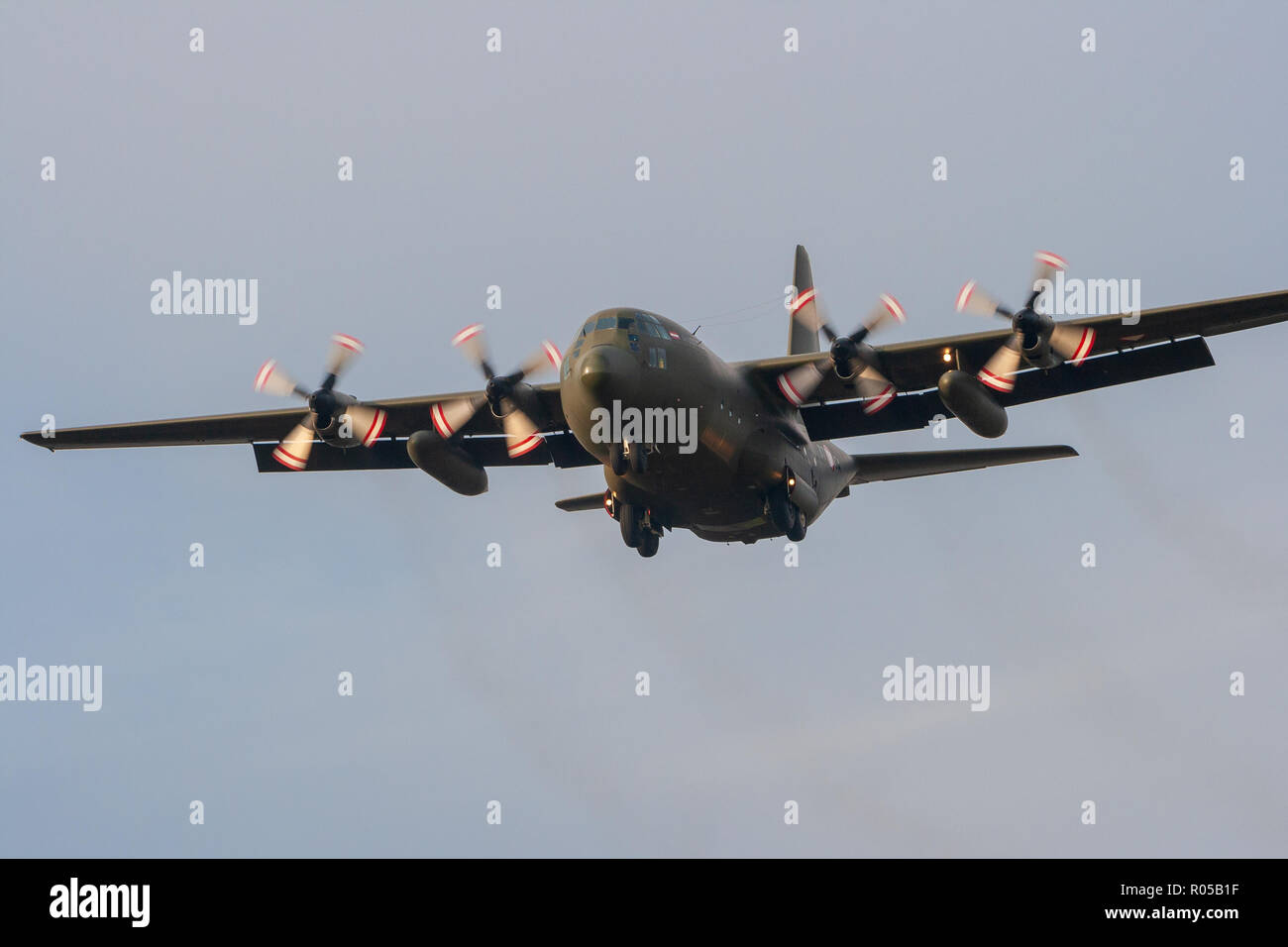 Hercules transport plane flying hi-res stock photography and images - Alamy