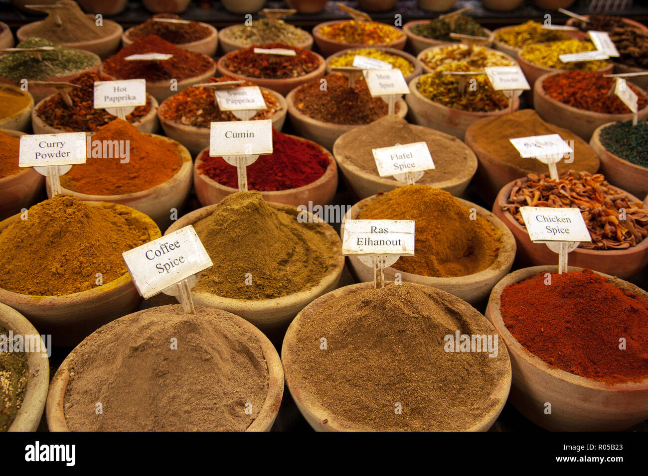 Various spices for sale at a an oriental market Stock Photo - Alamy