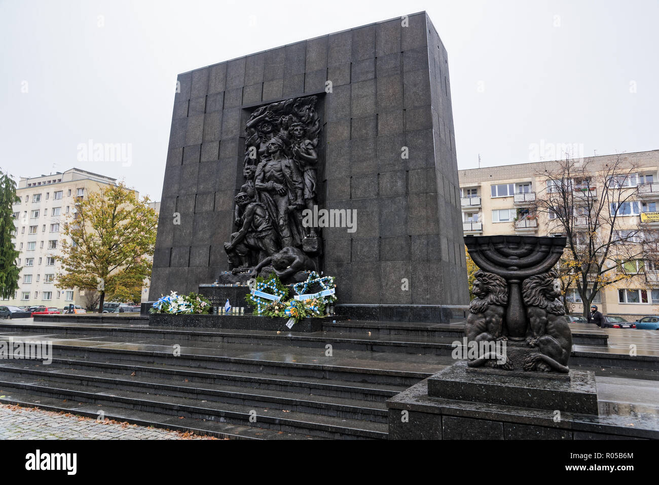 Monument to the ghetto heroes hi-res stock photography and images - Alamy