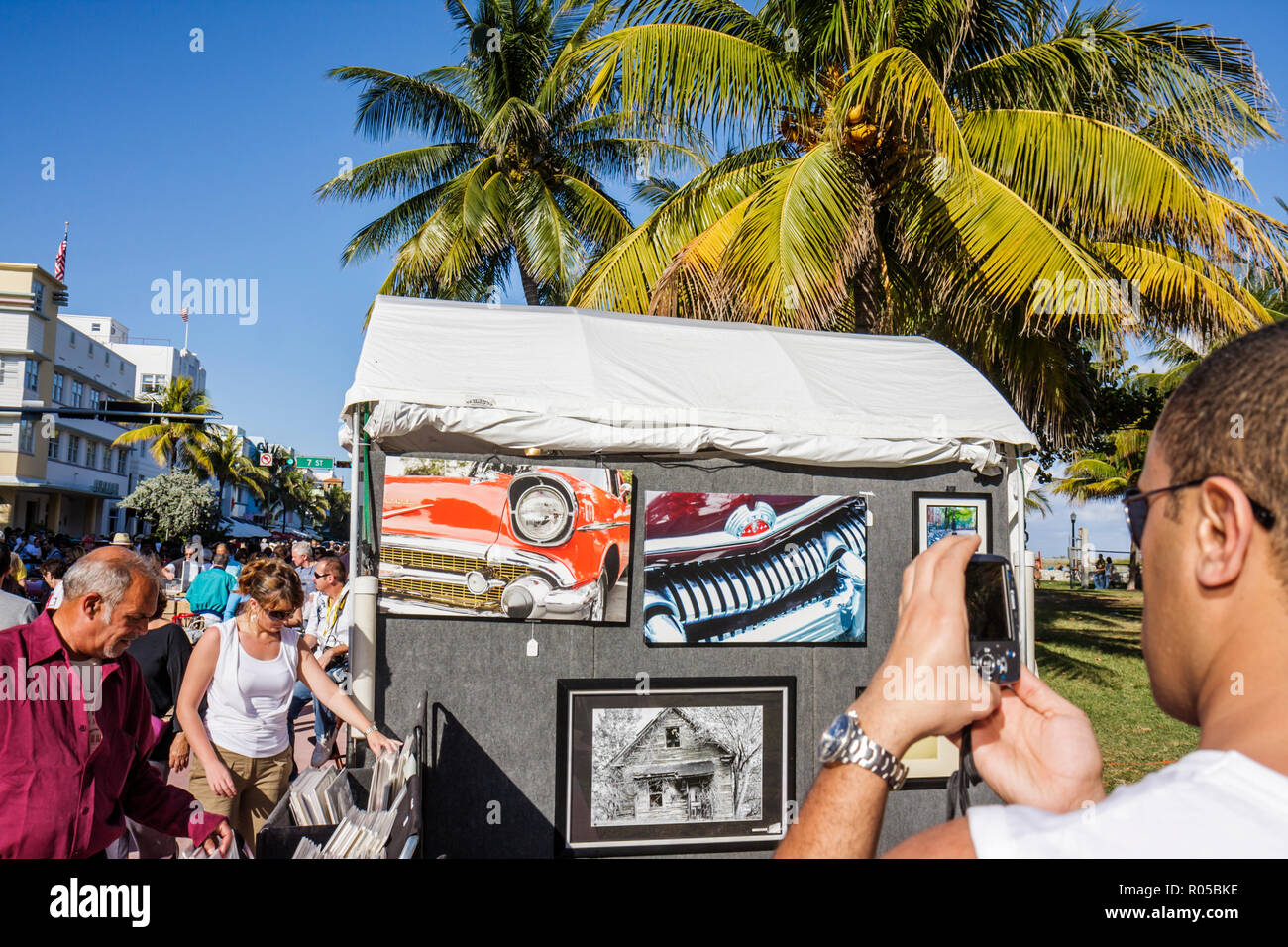Beach car miami painting hi-res stock photography and images - Alamy