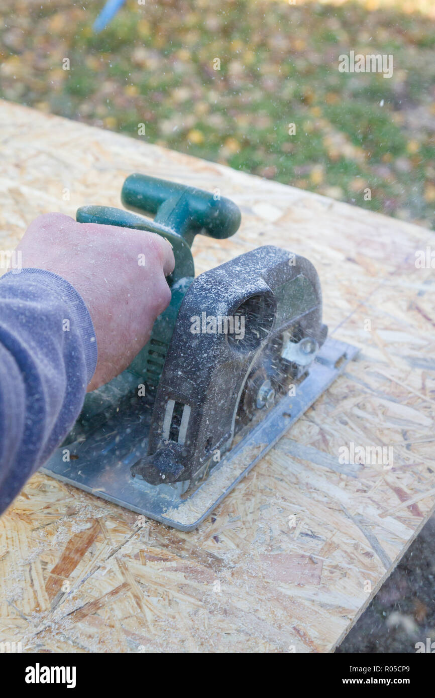 Saw cut off hi-res stock photography and images - Alamy