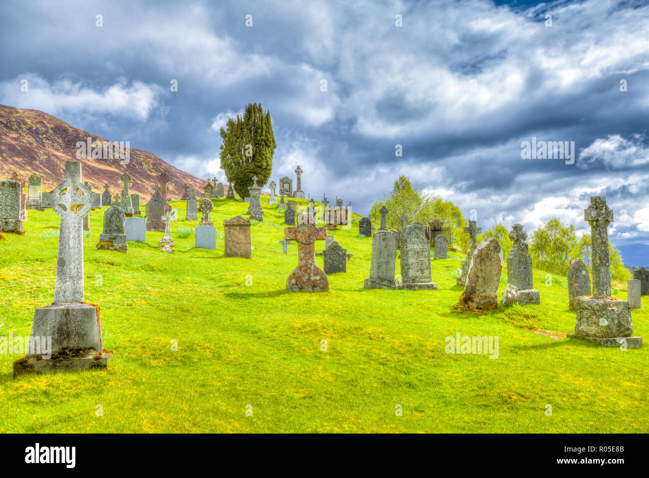 Scottish cemetery graveyard headstones hi-res stock photography and ...