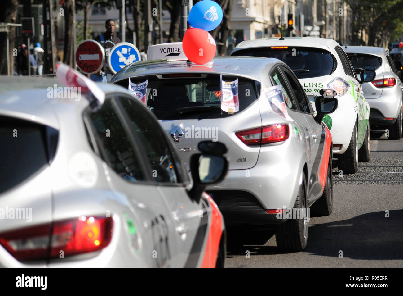 Driving school instructrs hi-res stock photography and images - Alamy